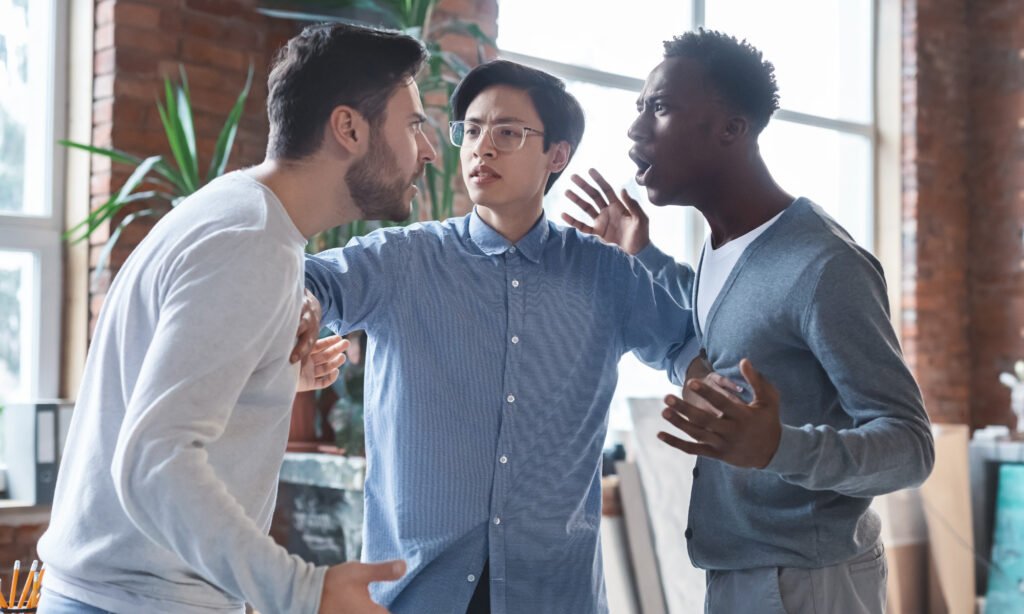 4 Approaches for Dealing with Negative Coworkers | Daily Brightside